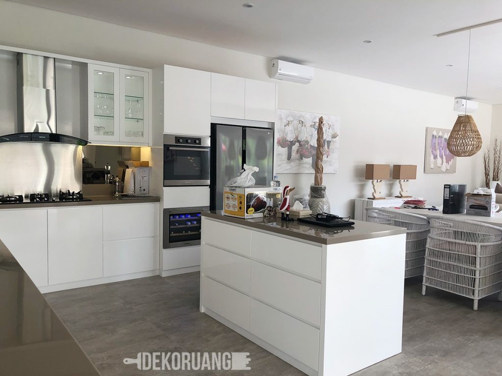 10 Desain Kitchen Set Minimalis Paling Cocok Untuk Rumah Anda ...